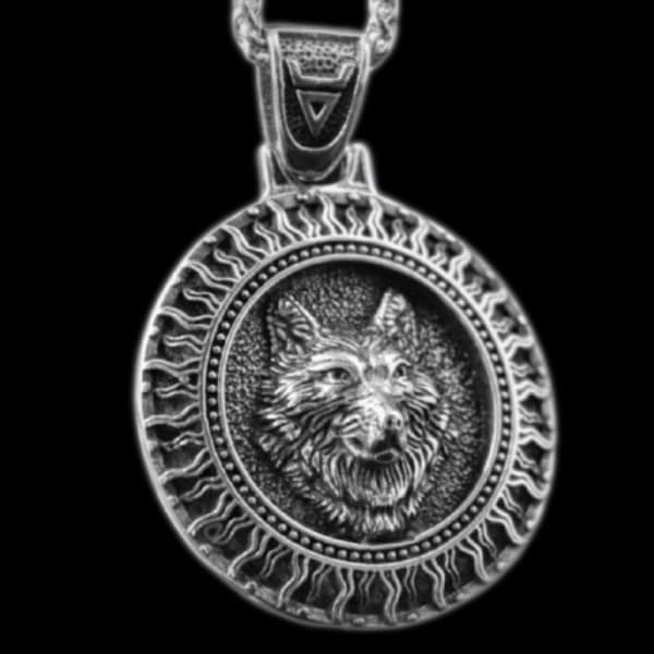 Fenrir Wolf Head Necklace - CrewSkull®